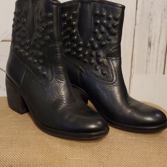 Donald J. Pliner | Shoes | Bogodonald Pliner Boots | Poshmark